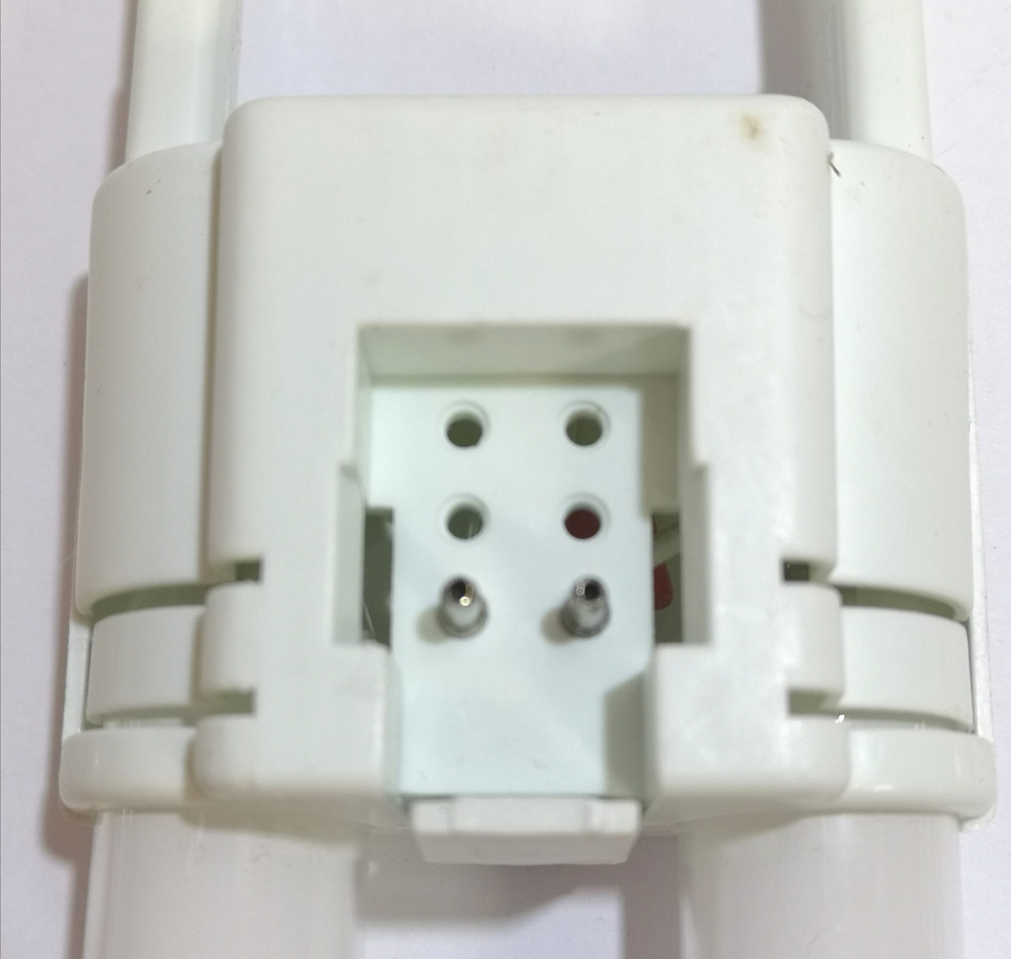 2D Fluorescent Lamp 16 Watt with 2 pins GR8 warm white 835