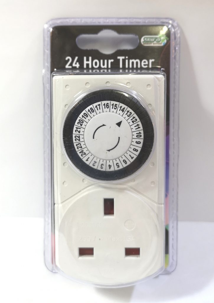 24 Hour Timer Plug-in with switch-Min 30 minute slots - SVC Lighting
